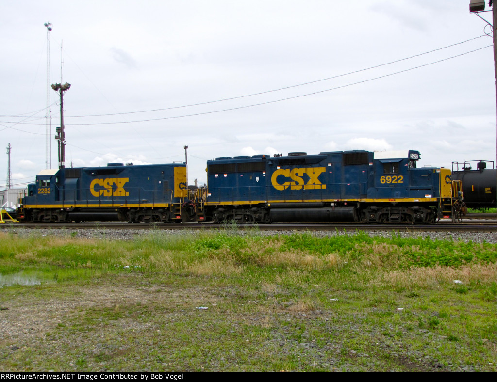 CSX 2282 and 6922